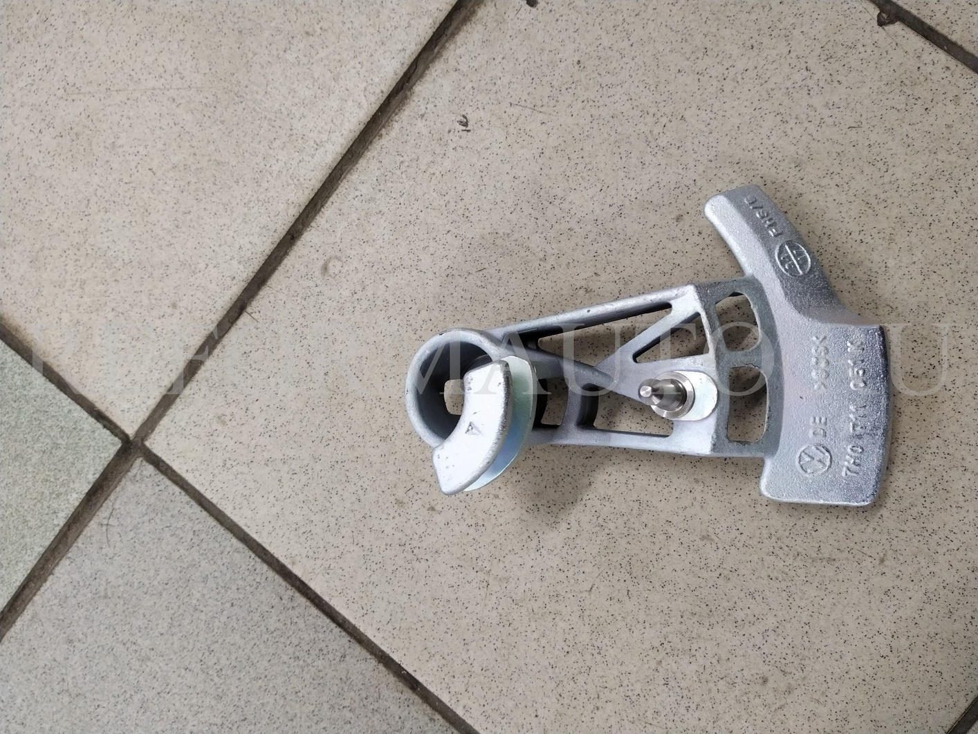 7H0711051K купить запчасть по низкой цене