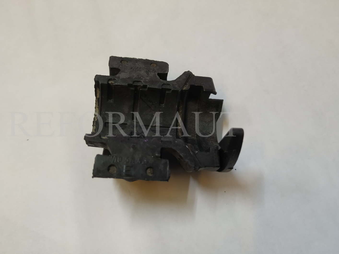 7L0511413E купить запчасть по низкой цене